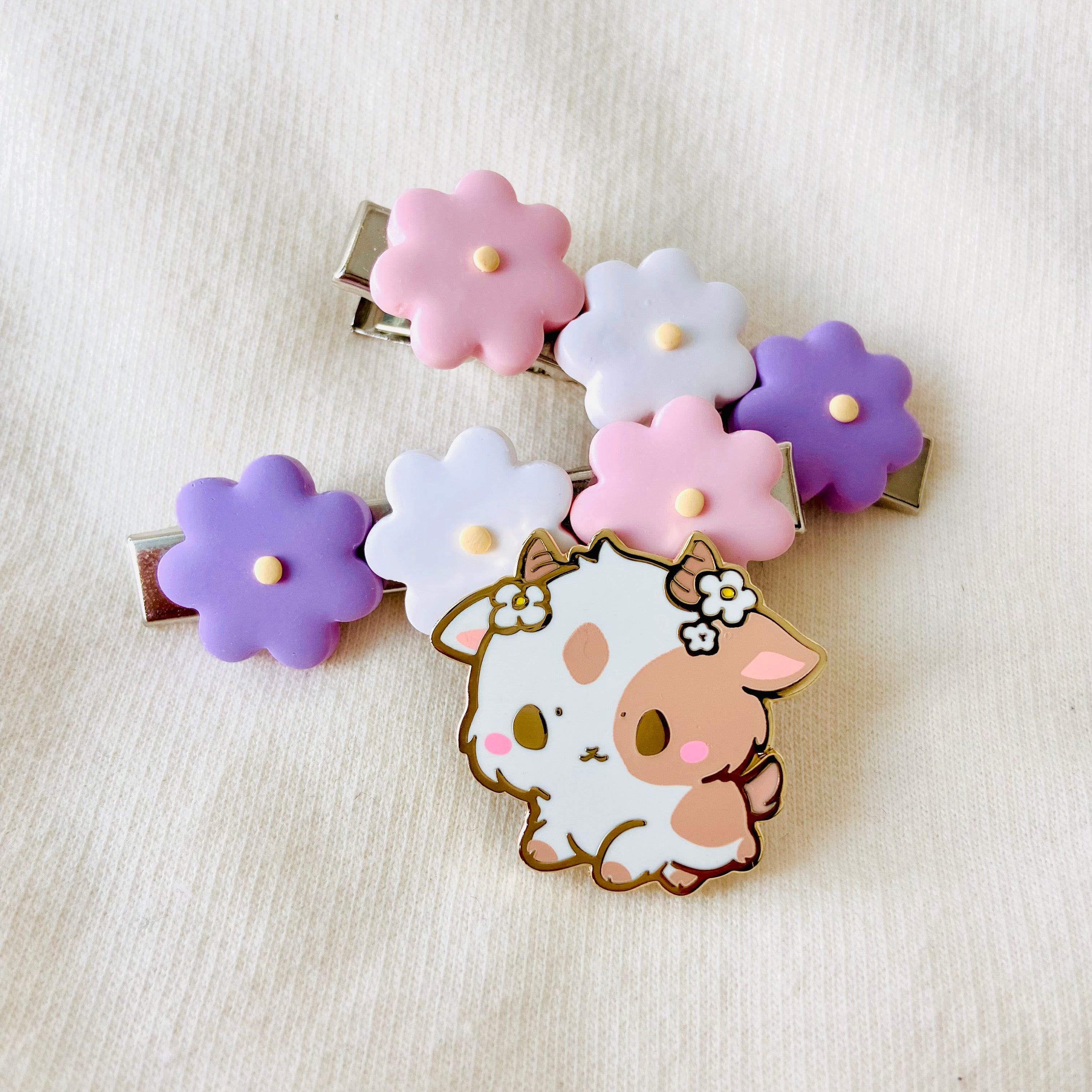 Summer Goat Pin – Birduyen